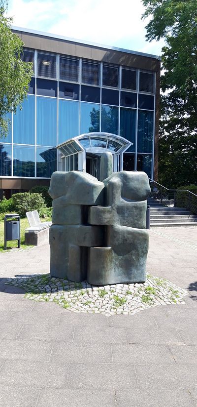 Skulpturen und Brunnen Beschreibung